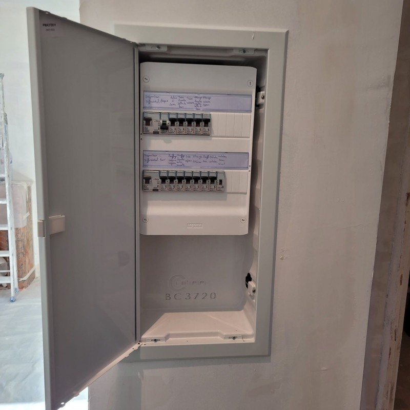 Sebastien huart (MCG PROELEC) - Electricien à Toulon (83000) - AlloVoisins